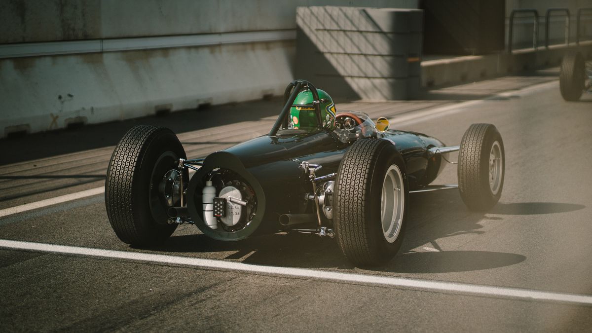 The History of Formula 1: Behind the Scenes of the World's Most ...